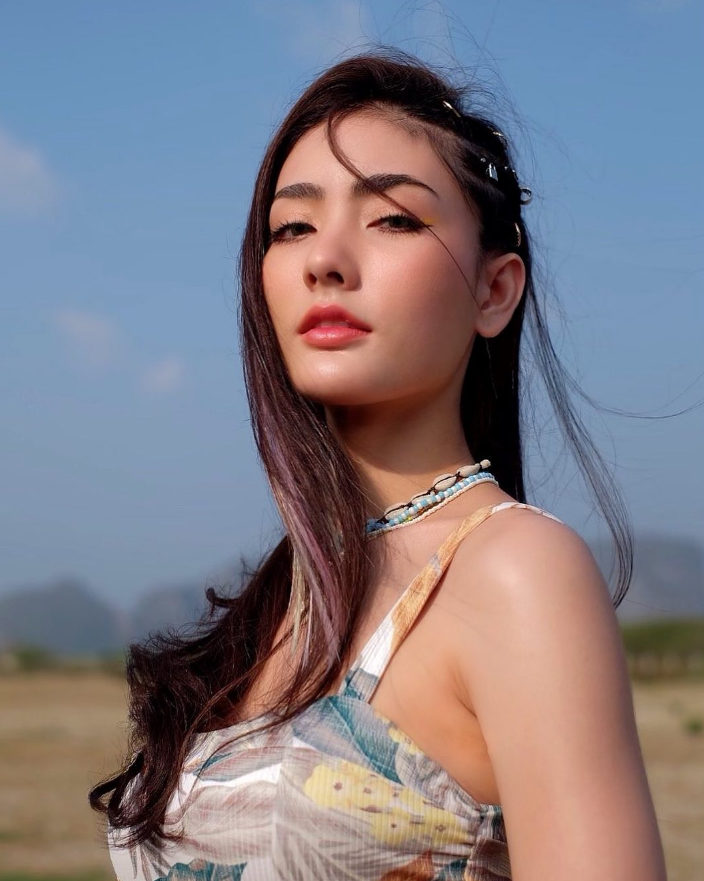เปิดวาร์ป มีนา ริณา สาวสวยดาวรุ่ง พุ่งแรง สายตาสุดขยี้หัวใจ ละลายแง้ว